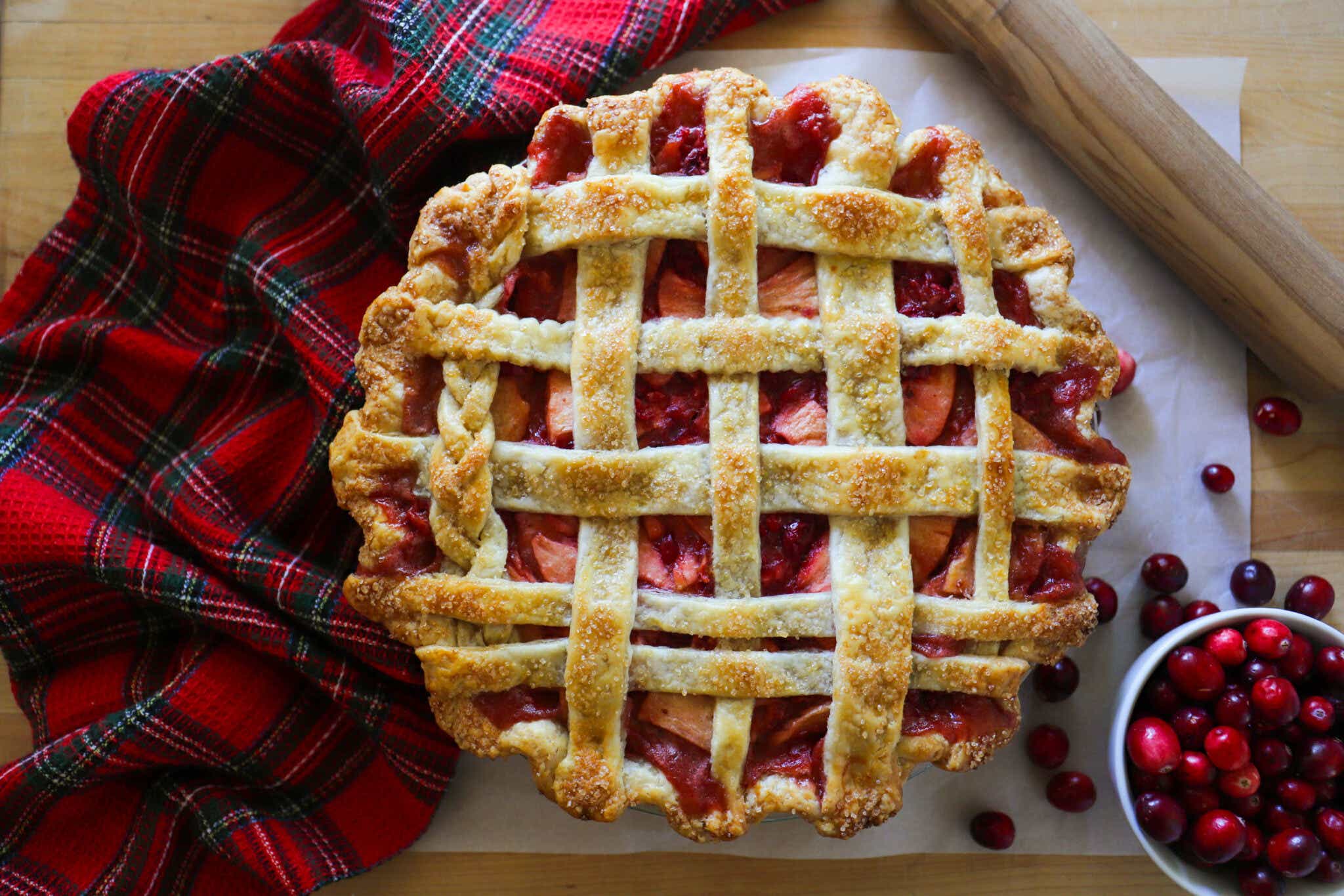 Marie Saba and Katie Couric Make A Cranberry Apple Pie