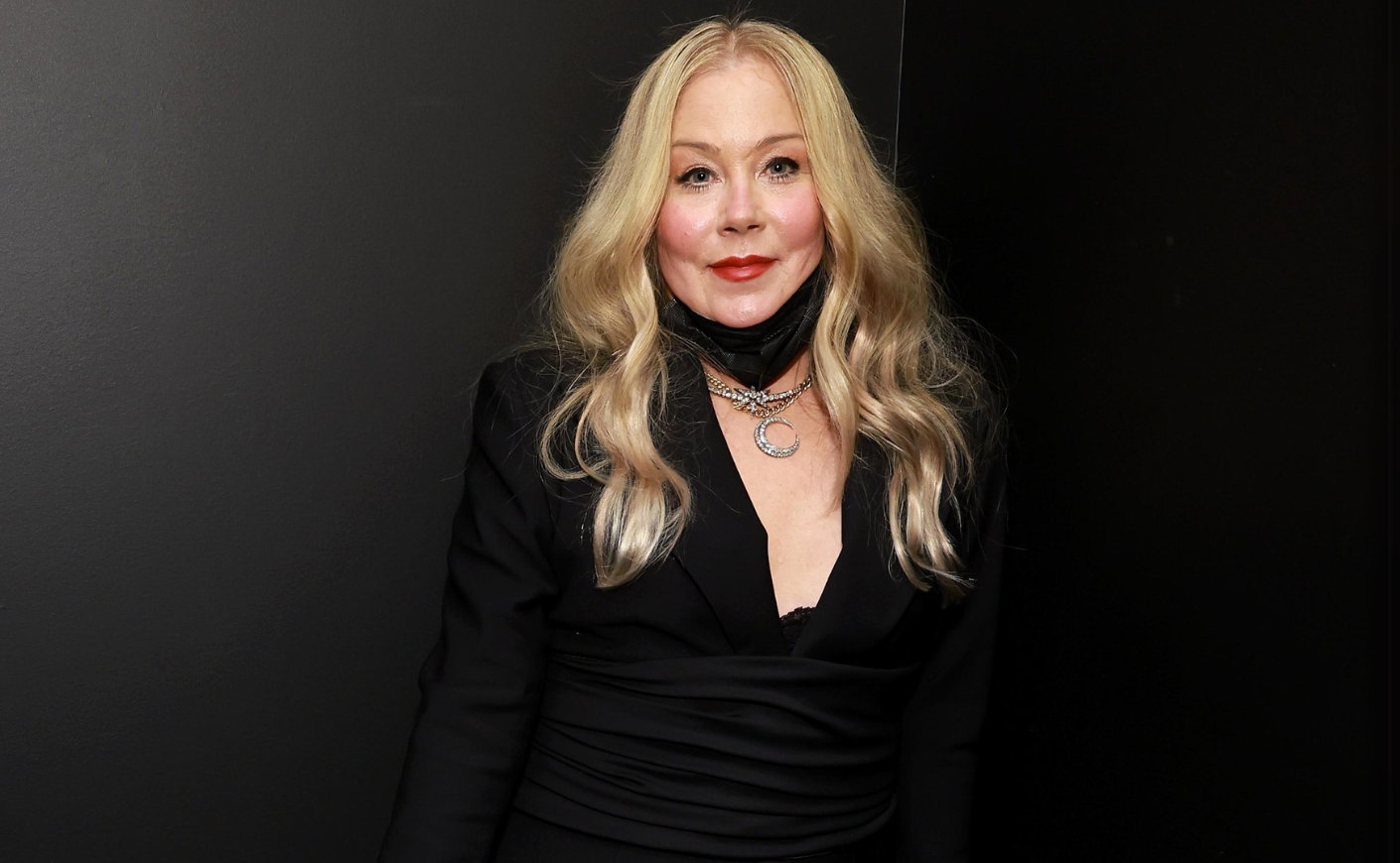 Christina Applegate Talks Multiple Sclerosis On "GMA"